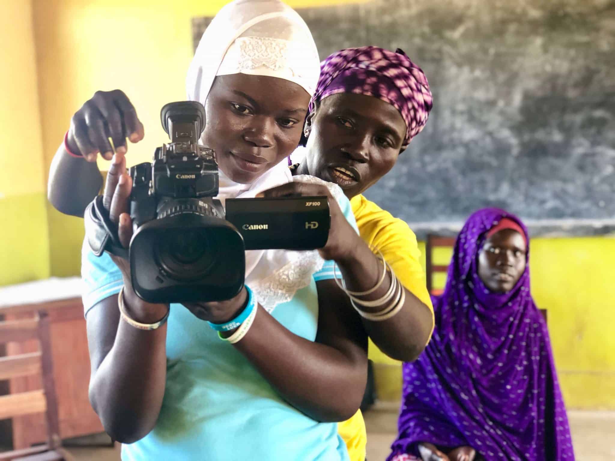 Fernanda Baumhardt lança ‘Vozes à flor da pele - uma humanitária ...