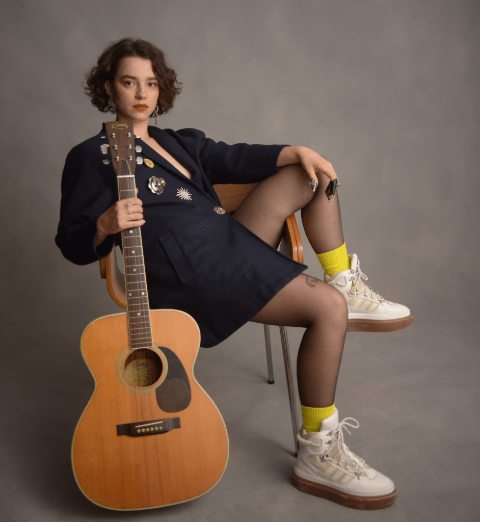 Jéssica Linhares lança álbum 'Metrô Pra Outro Mundo'