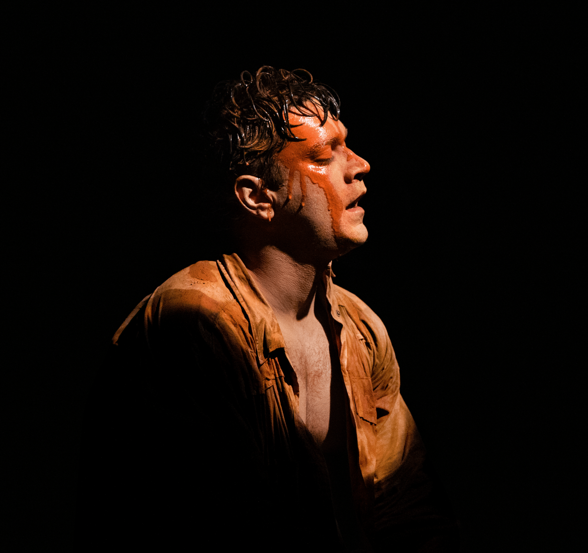 Espetáculo 'Tom na Fazenda' estreia curta temporada no Teatro Adolpho Bloch