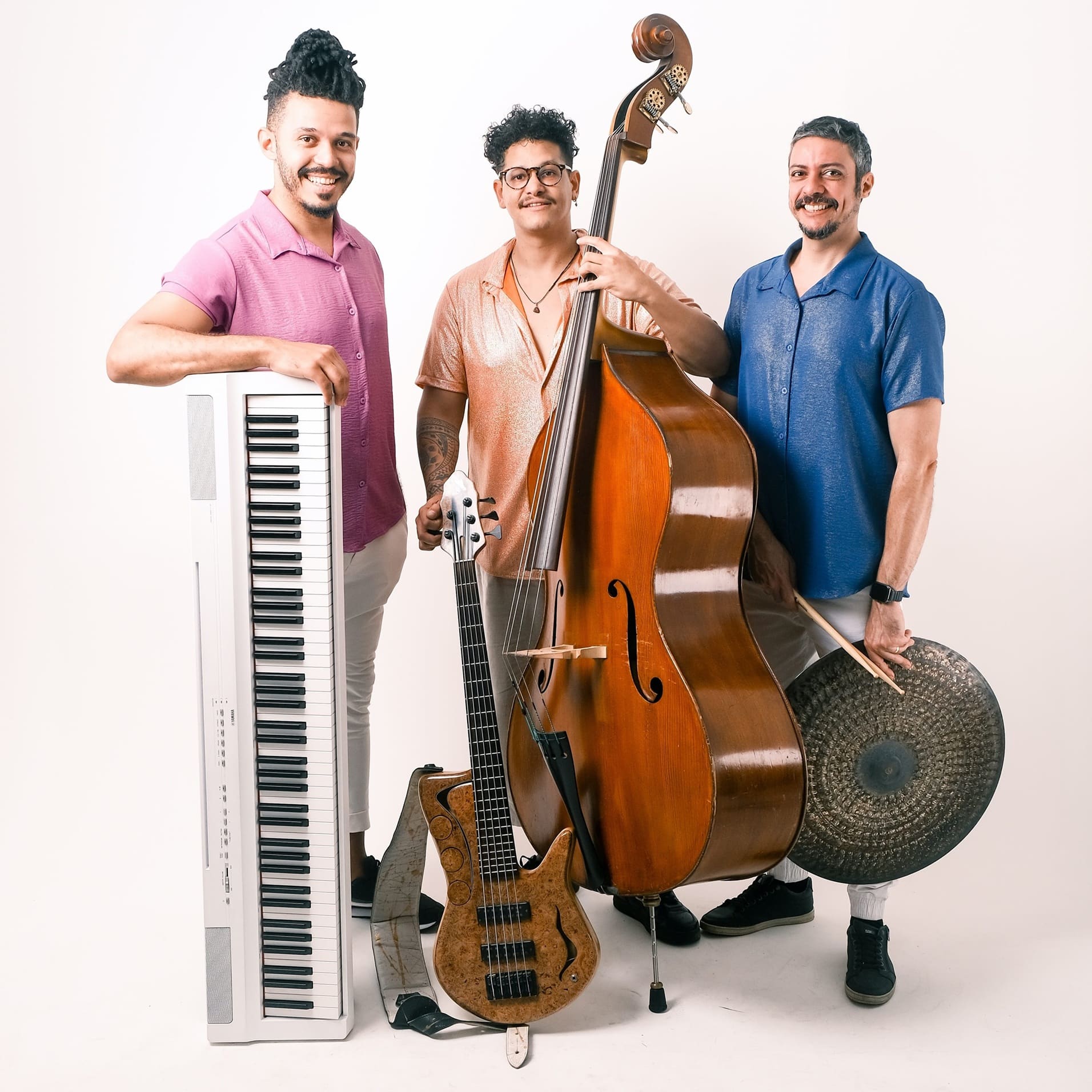 HII Trio lança single 'Sambatino', com participação especial ...