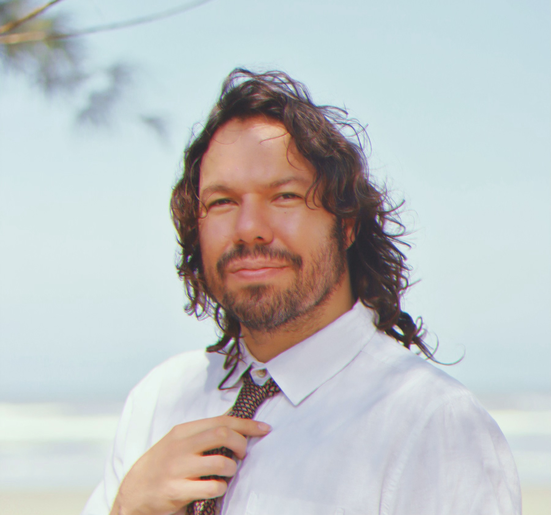 Teago Oliveira (Maglore) lança seu segundo álbum solo 'Canções do Velho ...